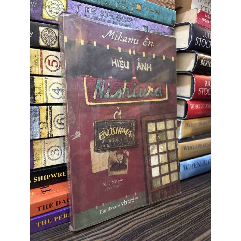 Hiệu Ảnh Nishiura Ở Enoshima - Mikami En - Oreka.vn